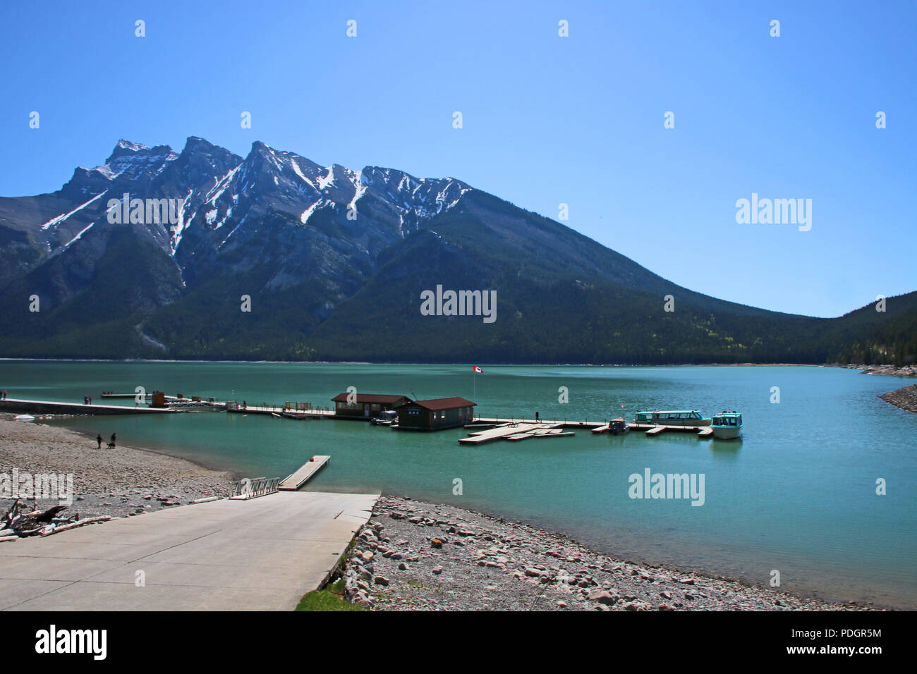 Lake Minnewanka. Banff National Pa Stock Photo - Alamy