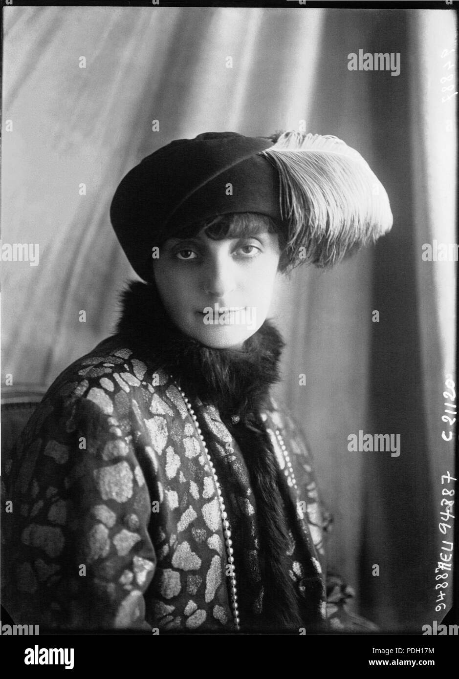 1922 france paris Black and White Stock Photos & Images - Alamy