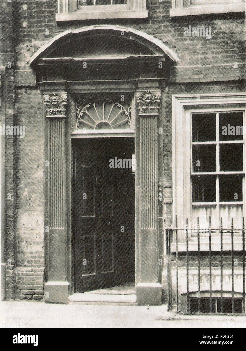 Devonshire house hi-res stock photography and images - Alamy