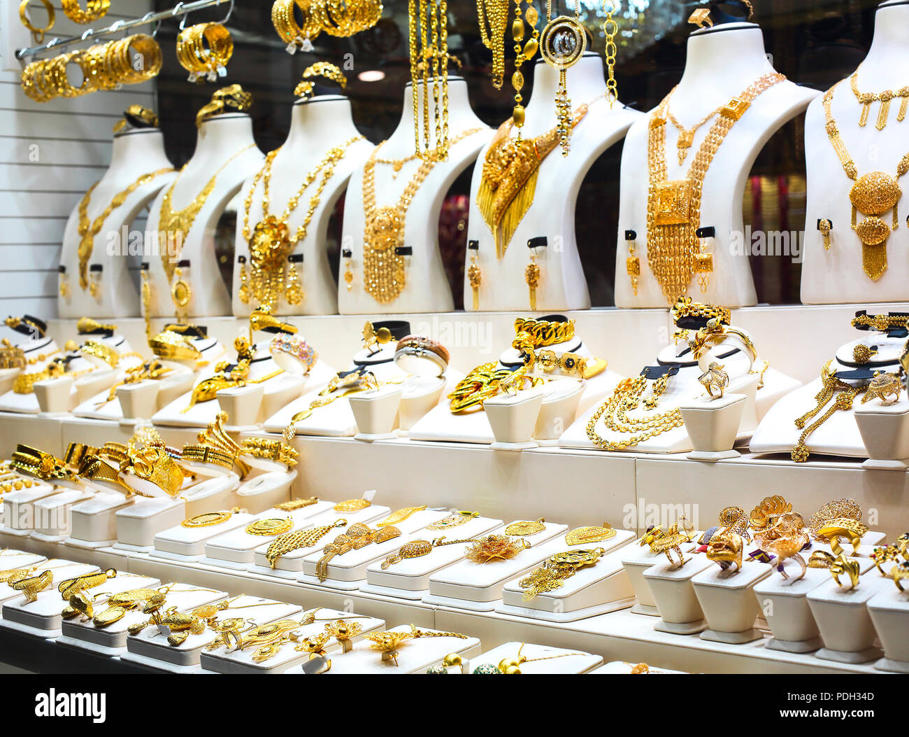 Gold and gem market hi-res stock photography and images - Alamy