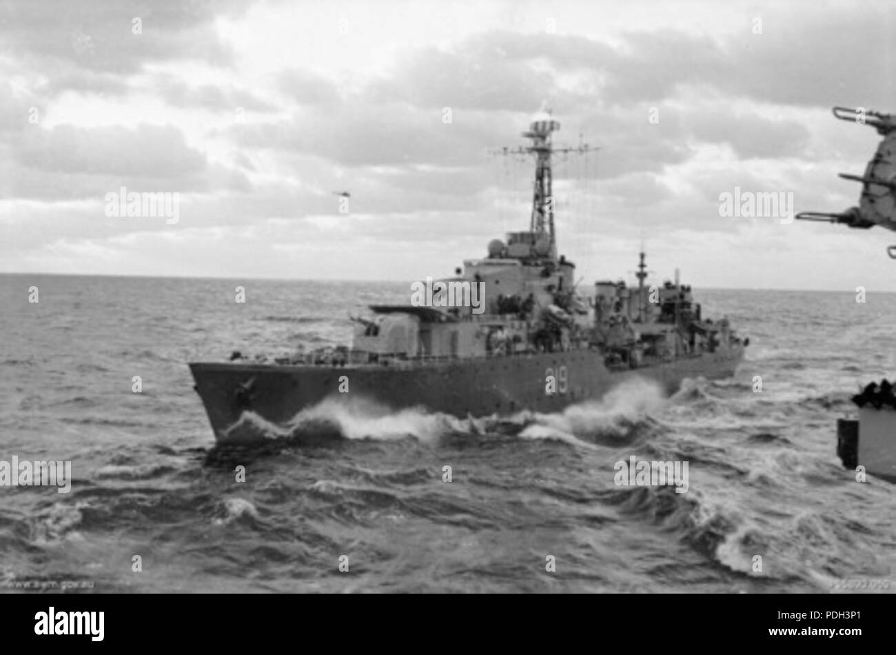 Hmcs athabaskan hi-res stock photography and images - Alamy
