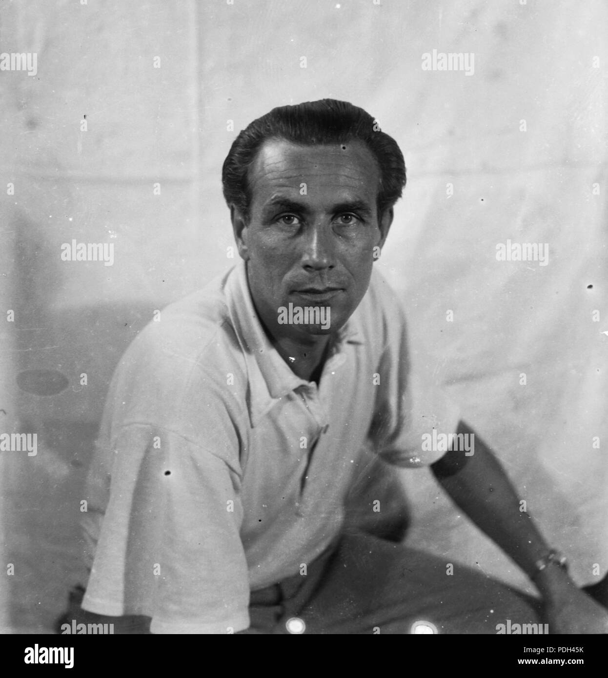 Black male portrait studio hi-res stock photography and images - Alamy