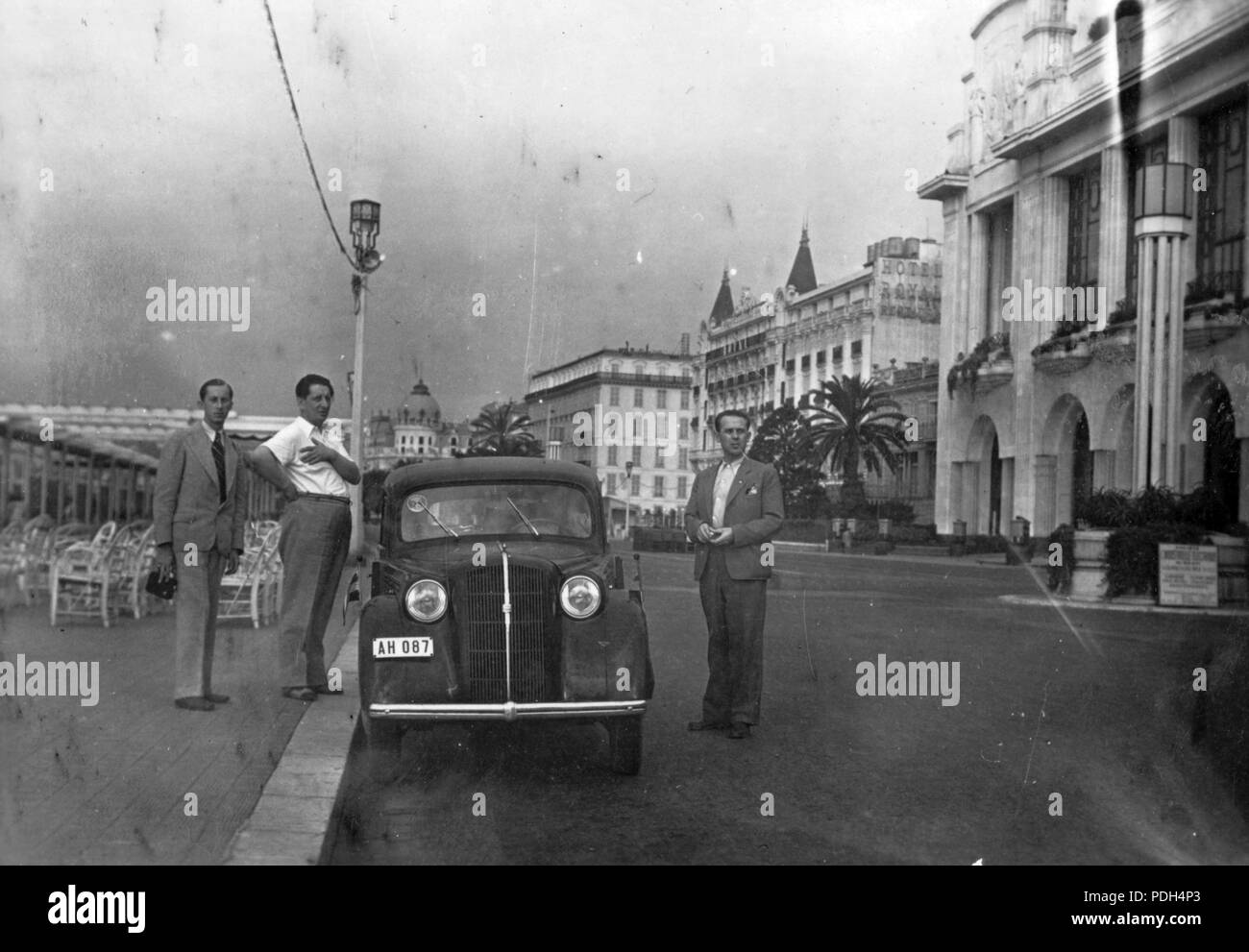 Promenade beach france Black and White Stock Photos & Images - Alamy