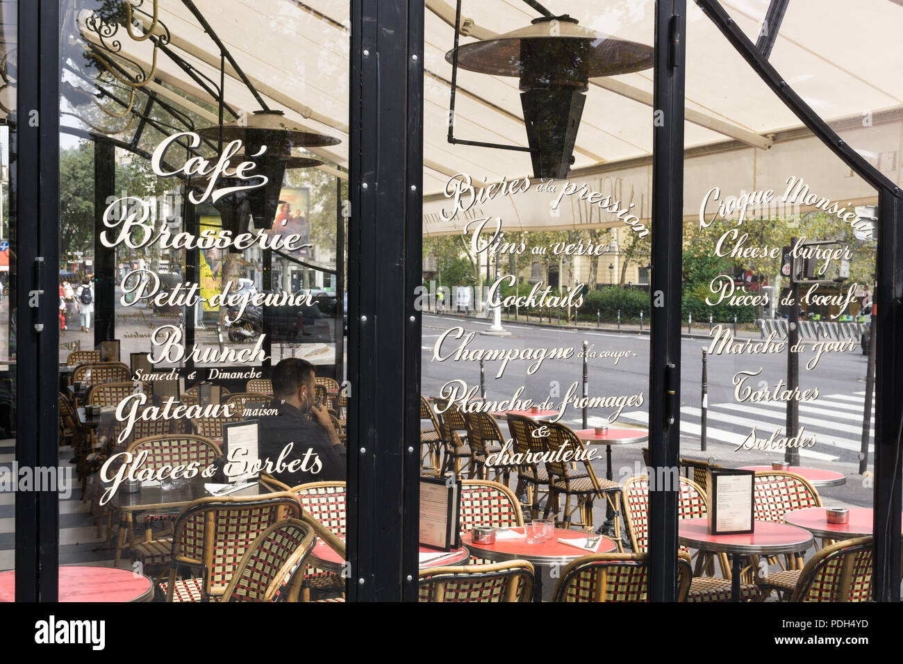 Paris lettering hi-res stock photography and images - Alamy