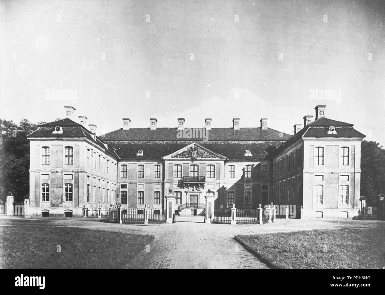 Schloss finckenstein hi-res stock photography and images - Alamy