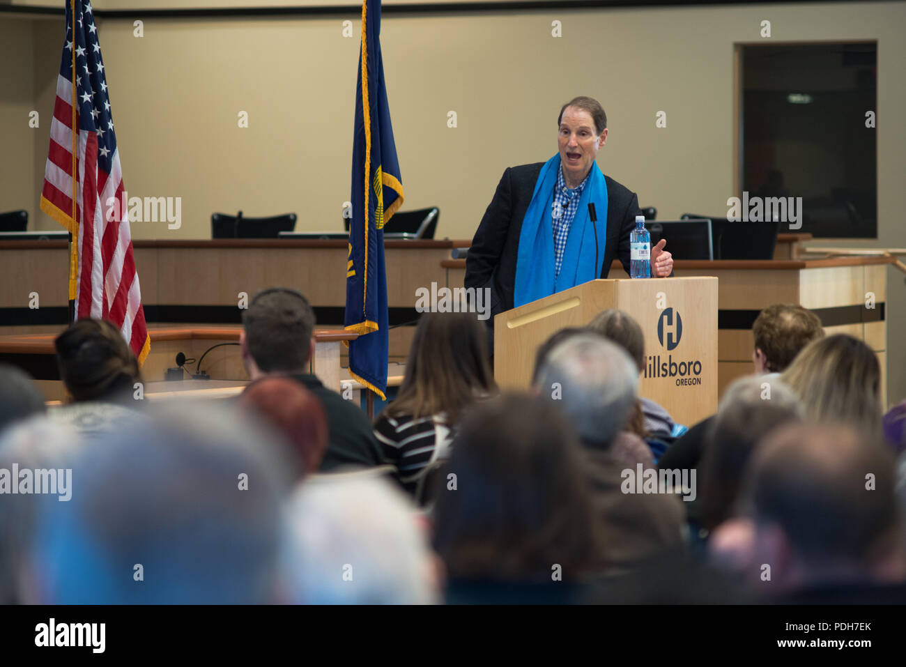 Ron wyden campaign hi-res stock photography and images - Alamy