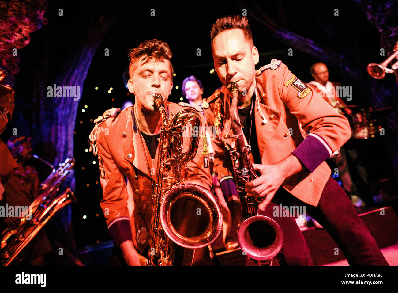 Marching band meute hi-res stock photography and images - Alamy