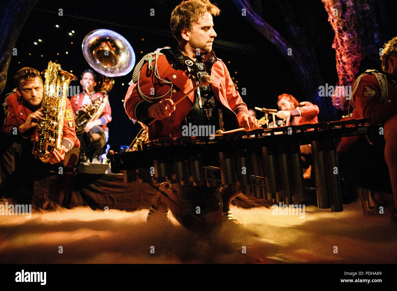 Meute High Resolution Stock Photography and Images - Alamy