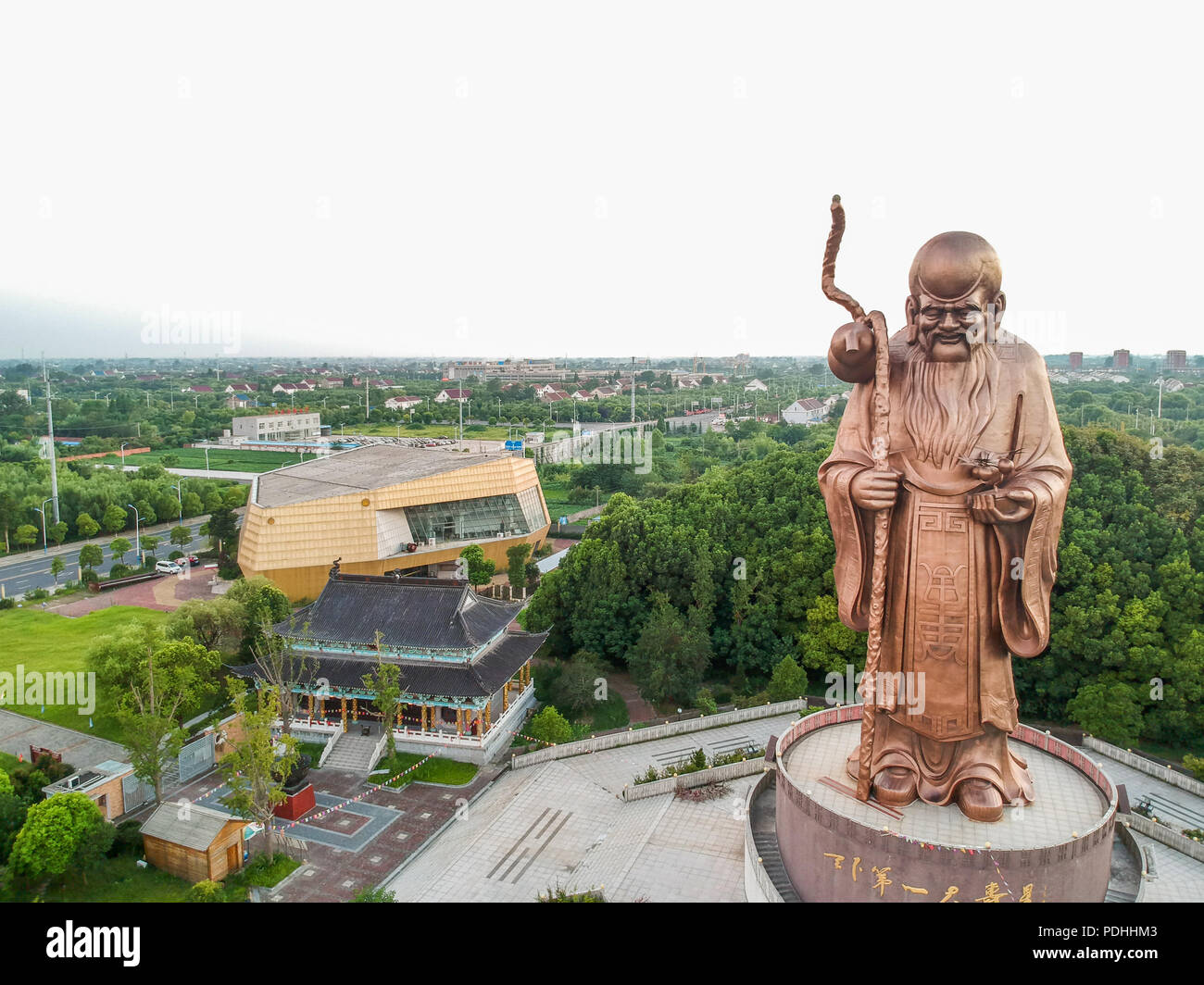 Rugao, Rugao, China. 10th Aug, 2018. Rugao, CHINA-The giant bronze ...