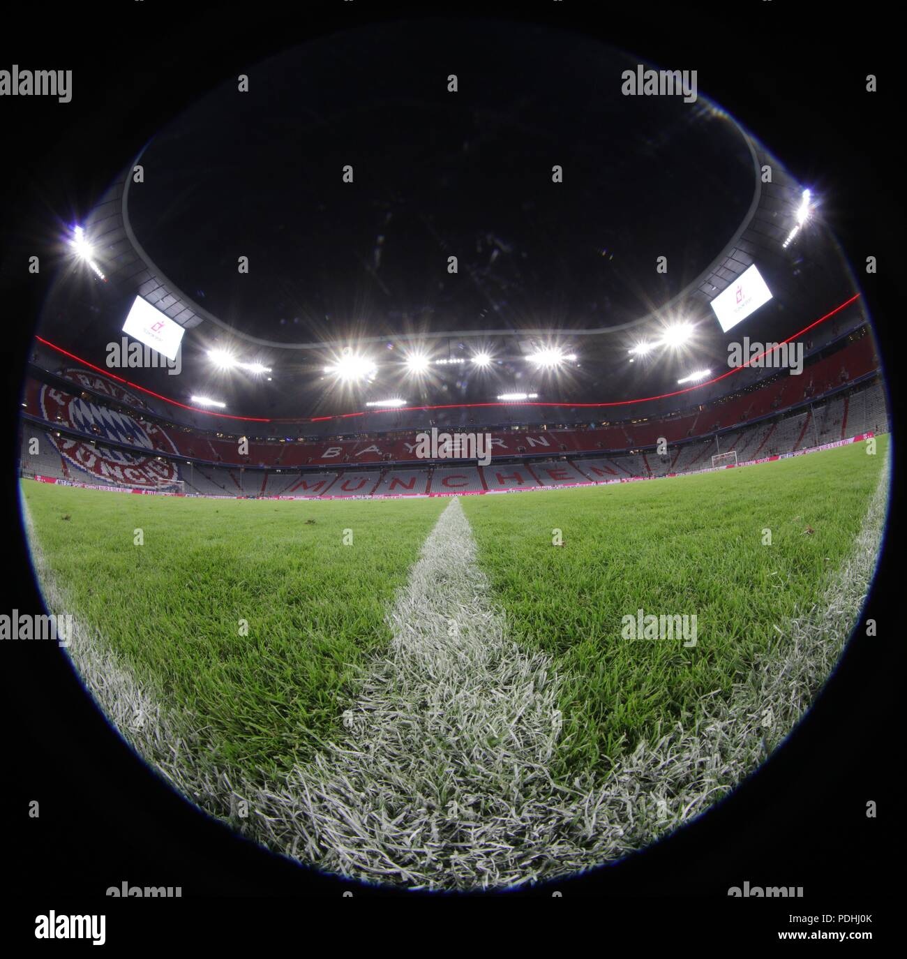 Fisheye test hi-res stock photography and images - Alamy