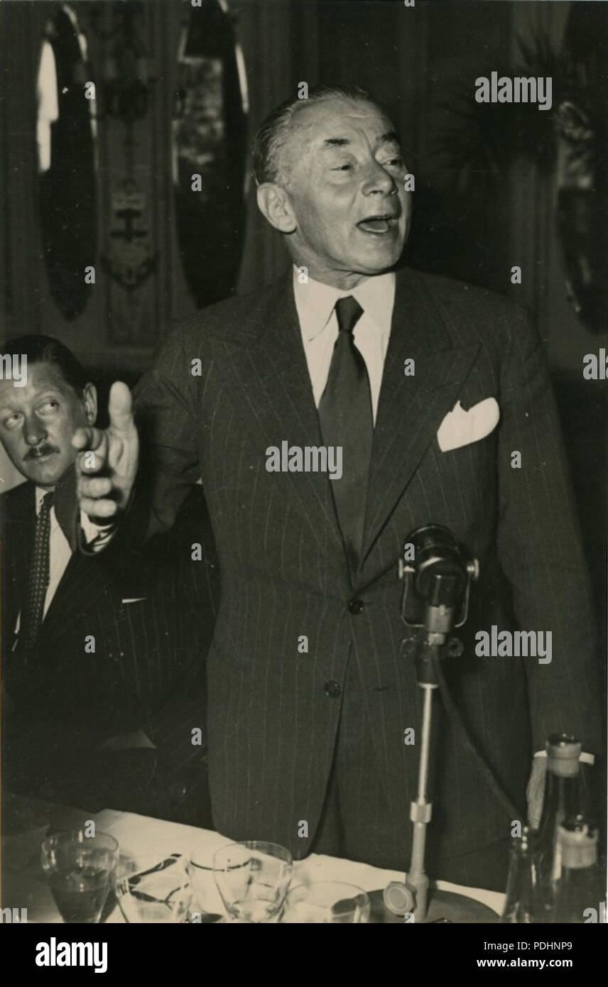 255 Paul Reynaud vers 1948 Stock Photo - Alamy