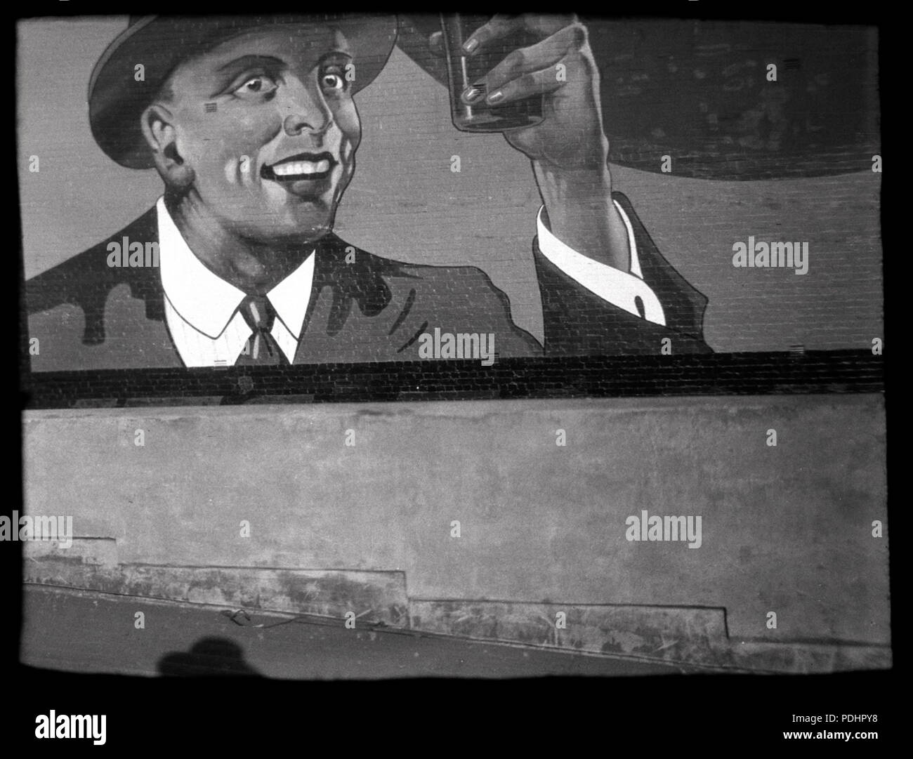 Alcohol sign 1920s hi-res stock photography and images - Alamy