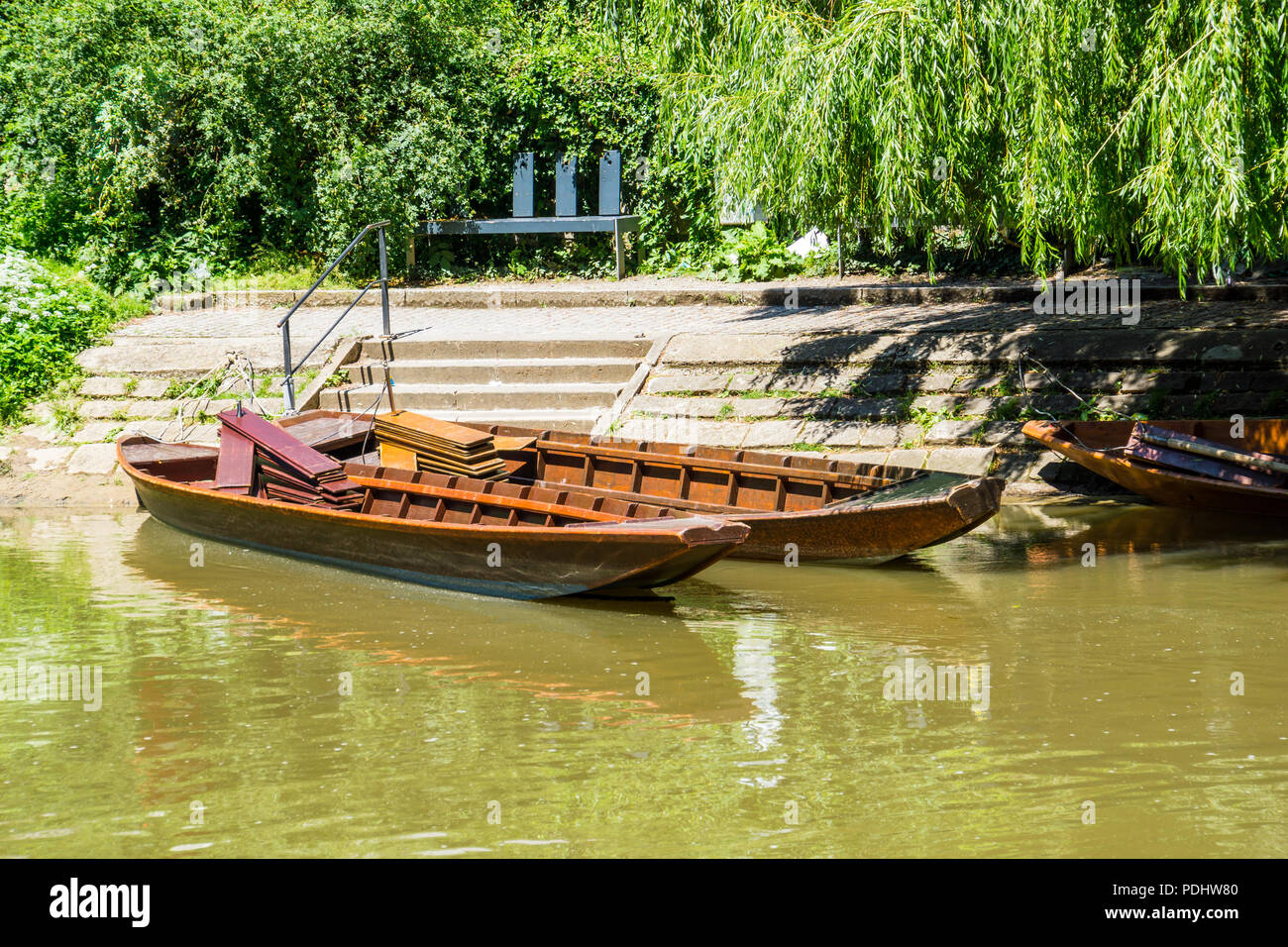 Punt boat hi-res stock photography and images - Alamy