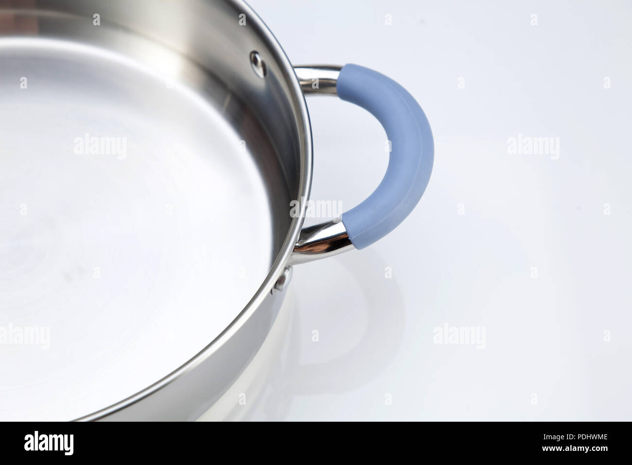 Empty cooking pot hi-res stock photography and images - Alamy