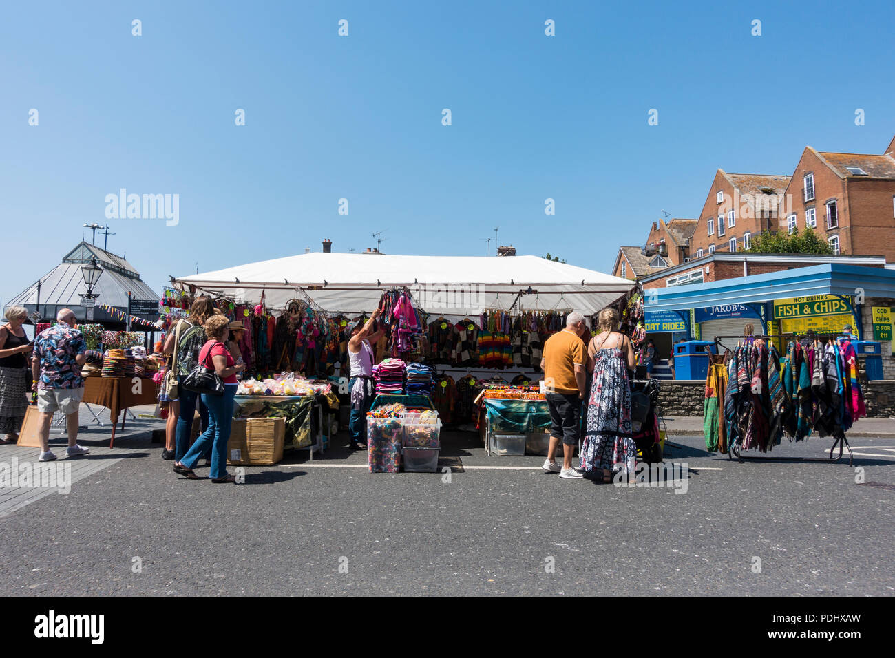 Market stalls uk clothes hi-res stock photography and images - Alamy