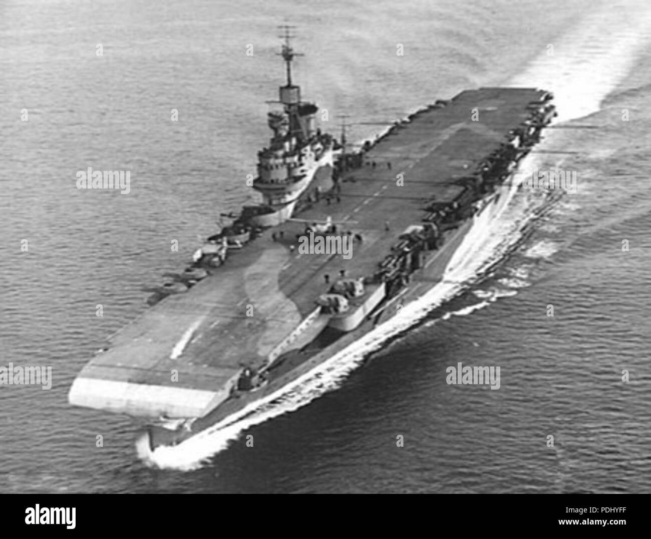 Aircraft carrier hms illustrious hi-res stock photography and images - Alamy