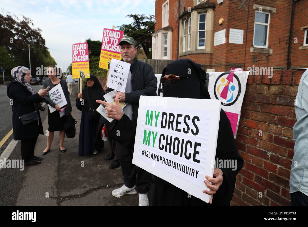 Burka joins protest hi-res stock photography and images - Alamy
