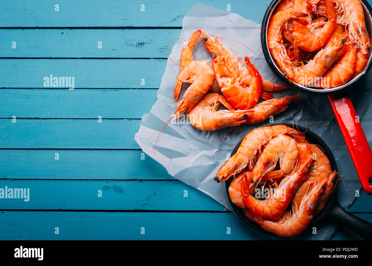 Grilled prawns with salt hi-res stock photography and images - Alamy