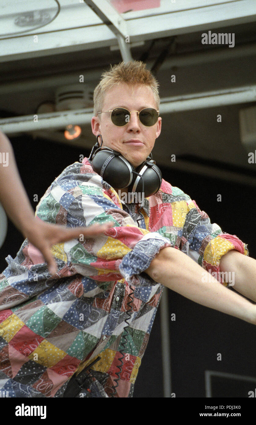Simon Mayo BBC Radio 1 One Roadshow Plymouth Hoe 10 August 1993 Stock ...