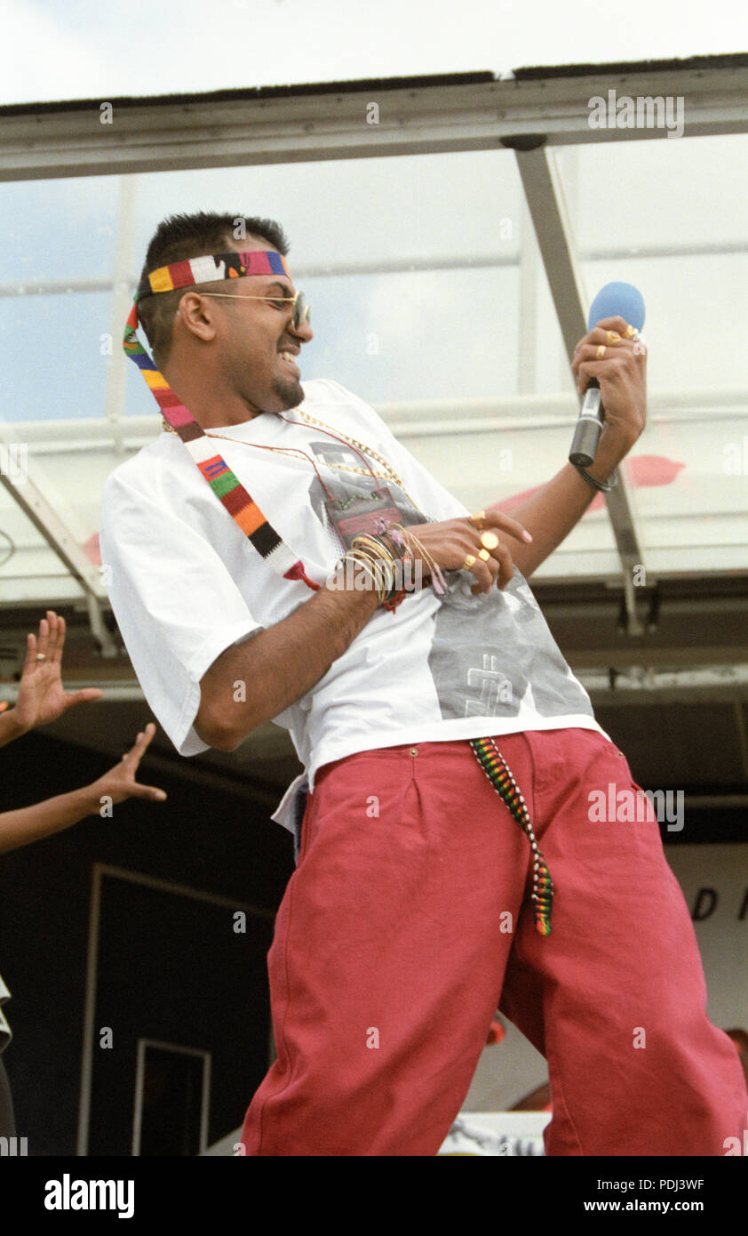 Apache indian singer hi-res stock photography and images - Alamy