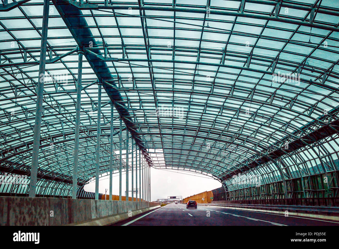 Glass Tunnel Stock Photos & Glass Tunnel Stock Images - Alamy