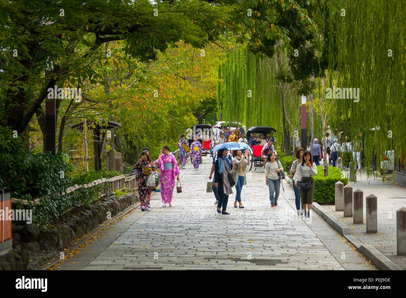 Walking path kyoto hi-res stock photography and images - Alamy