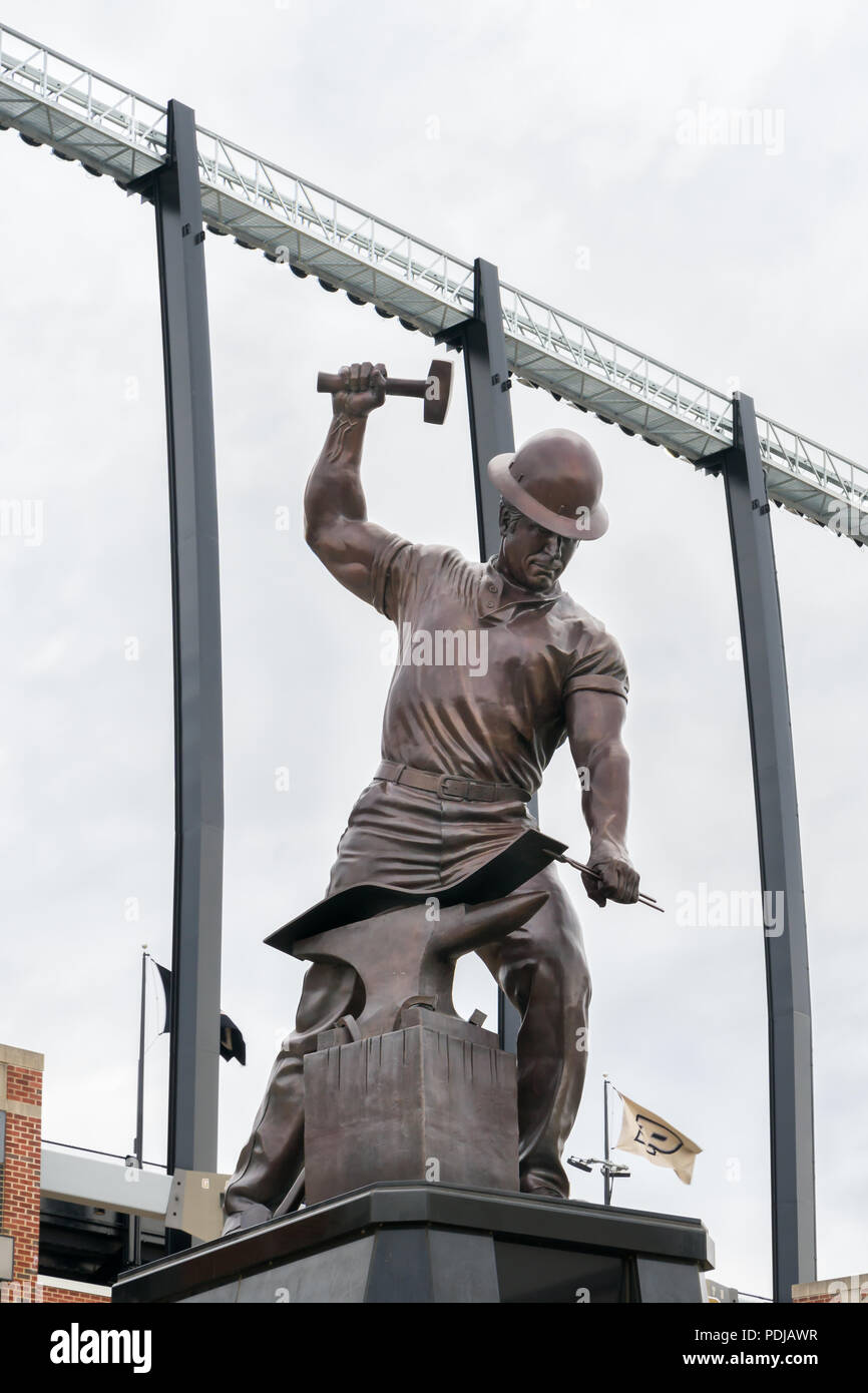 WEST LAFAYETTE, IN/USA - OCTOBER 22, 2017: The Boilermaker statue on ...