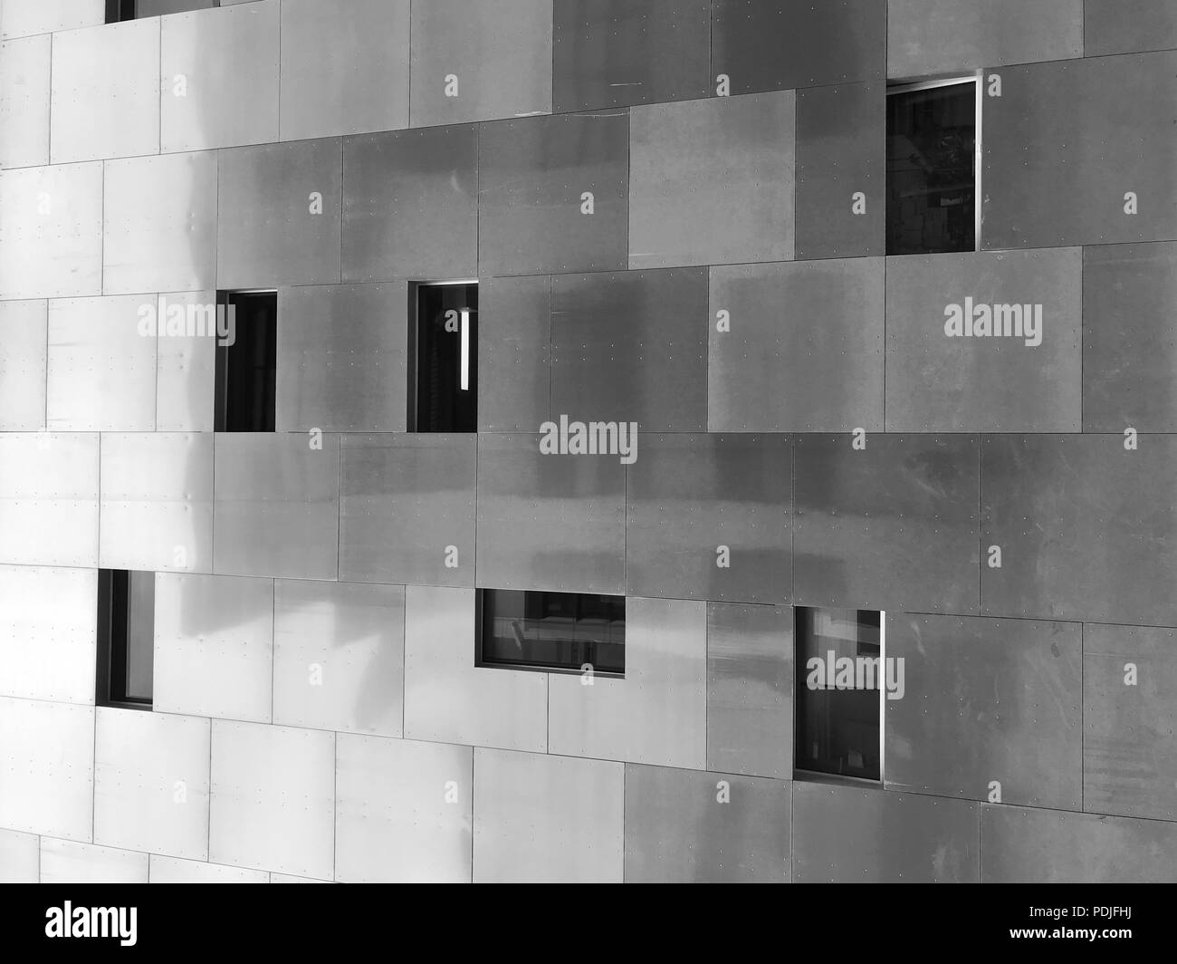 Modern architecture exterior uk Black and White Stock Photos & Images ...