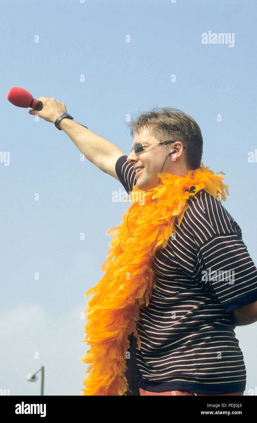 Mark Goodier BBC Radio 1 One Roadshow Paignton Devon 18 August 1996 ...
