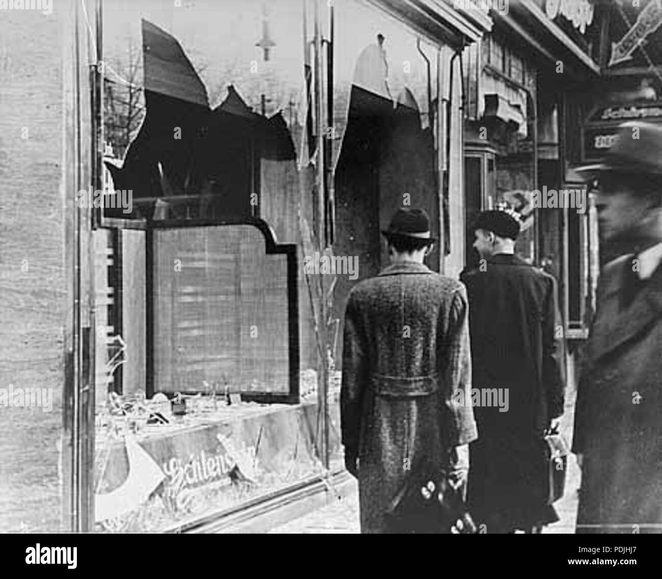 Kristallnacht germany 1938 Black and White Stock Photos & Images - Alamy