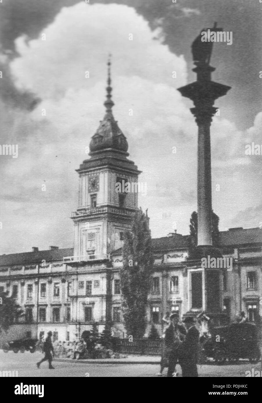 14th century royal castle hi-res stock photography and images - Alamy