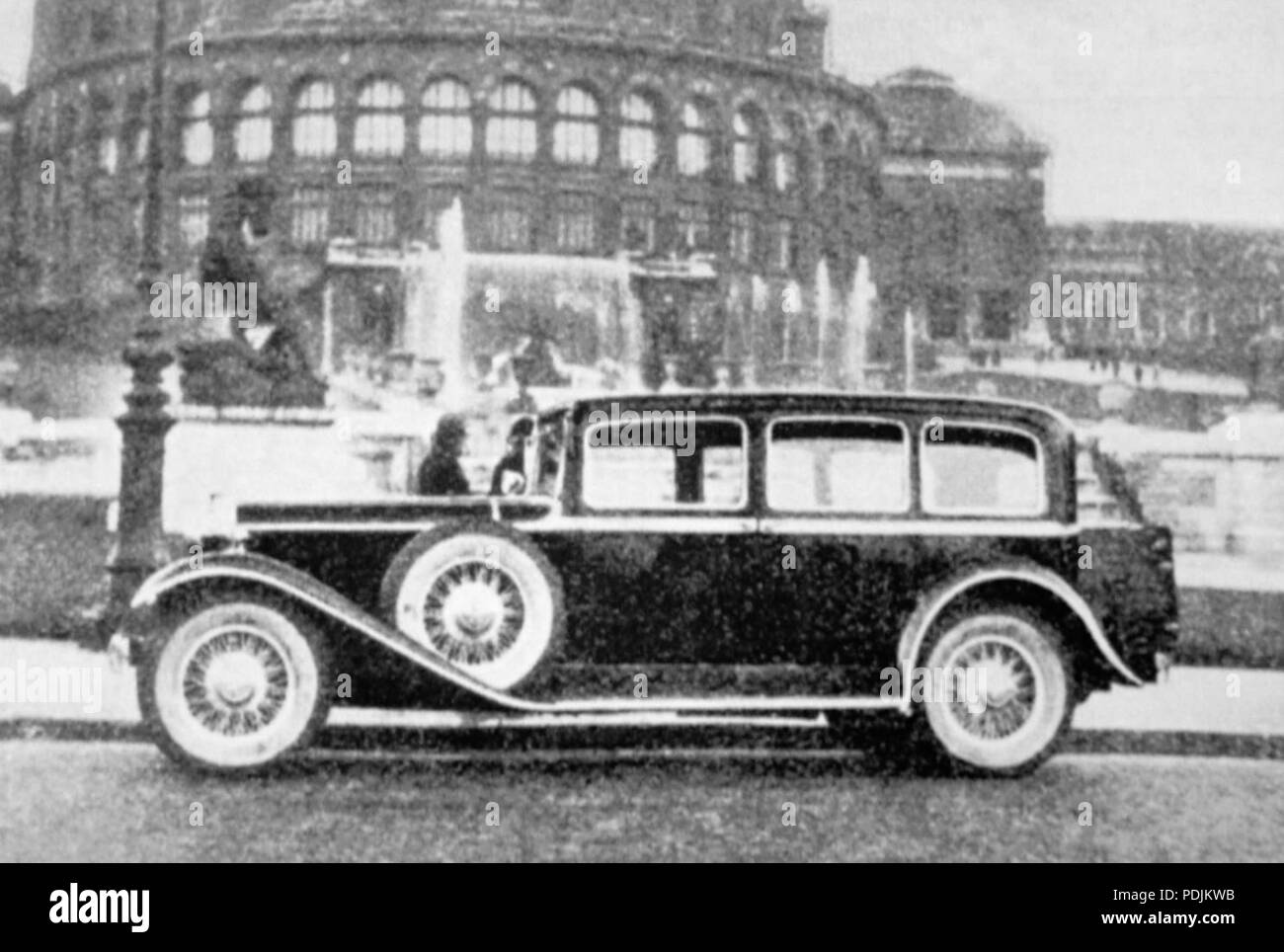 Royal limousine hi-res stock photography and images - Alamy