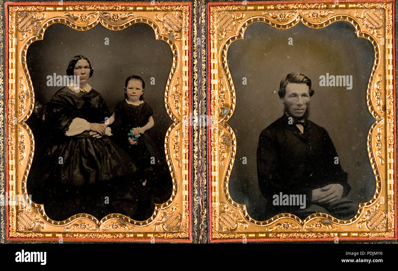 Photograph unidentified family hi-res stock photography and images - Alamy