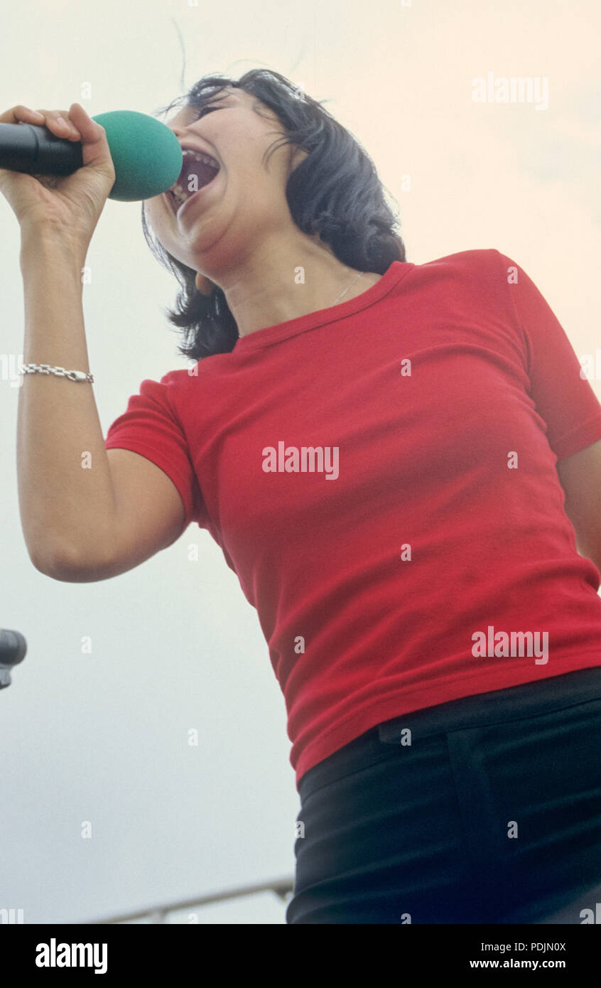 Echobelly Sonya Madan Radio 1 One Roadshow from Weston-super-Mare 22 ...