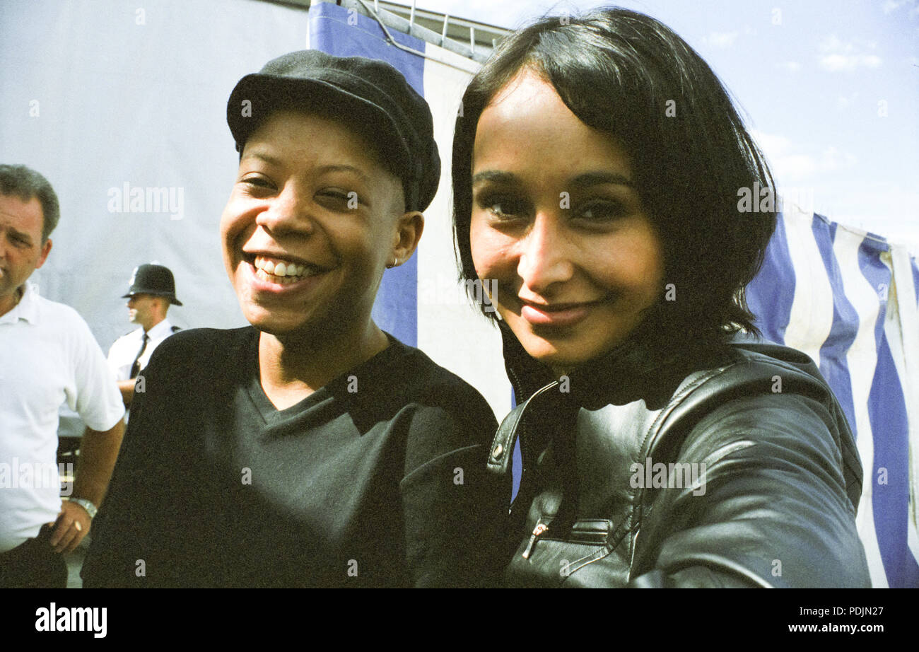 Echobelly hi-res stock photography and images - Alamy