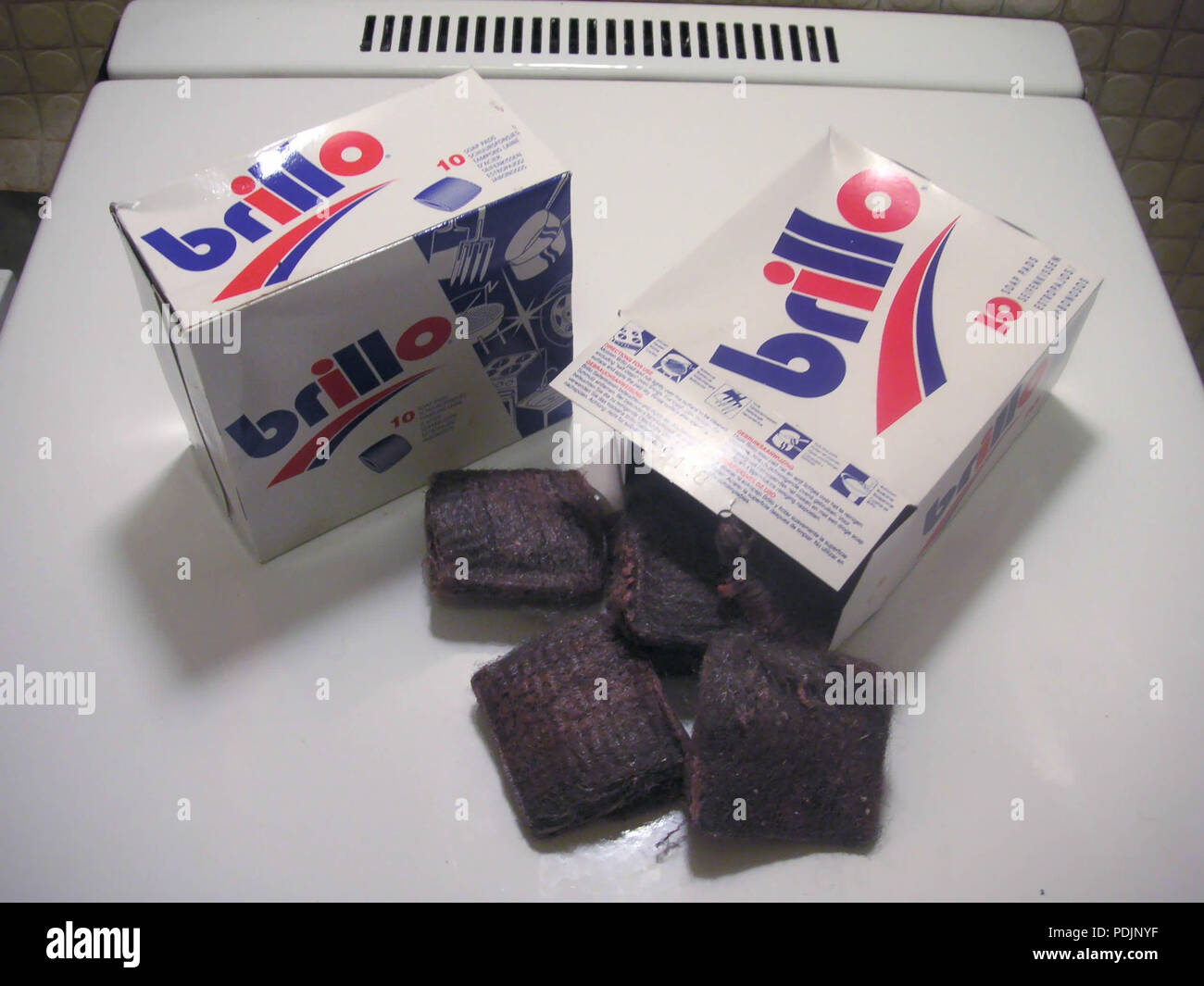 Brillo pads hi-res stock photography and images - Alamy
