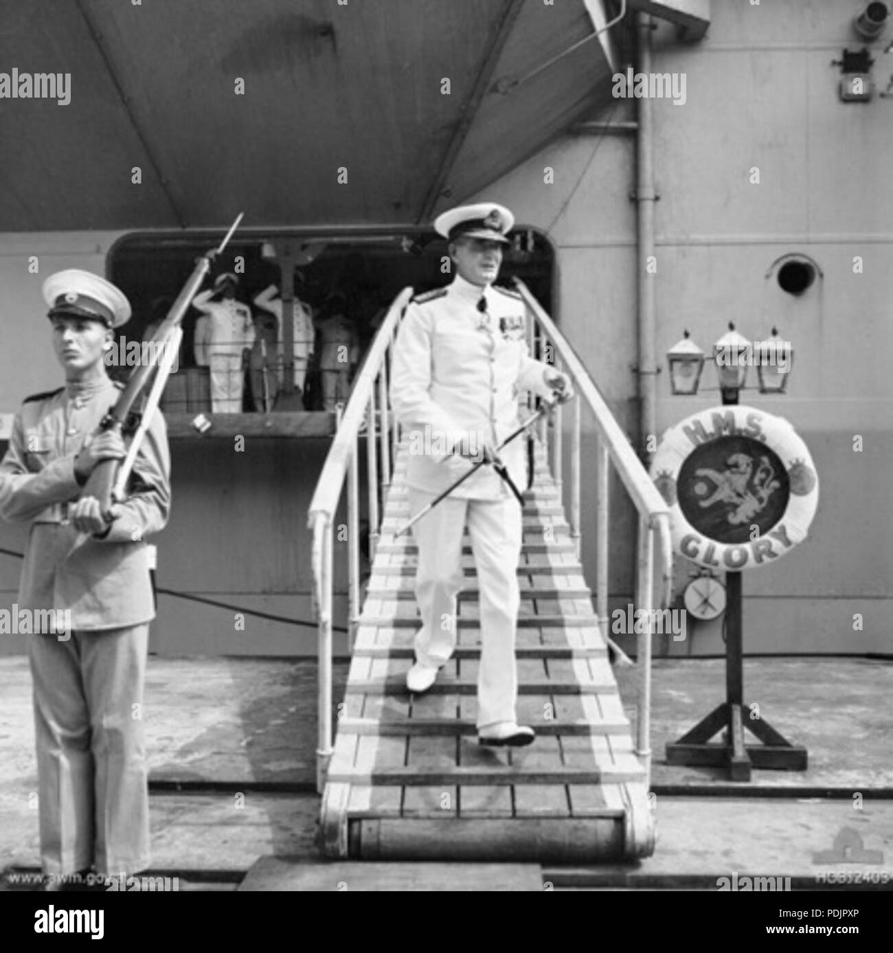 Guy russell hi-res stock photography and images - Alamy