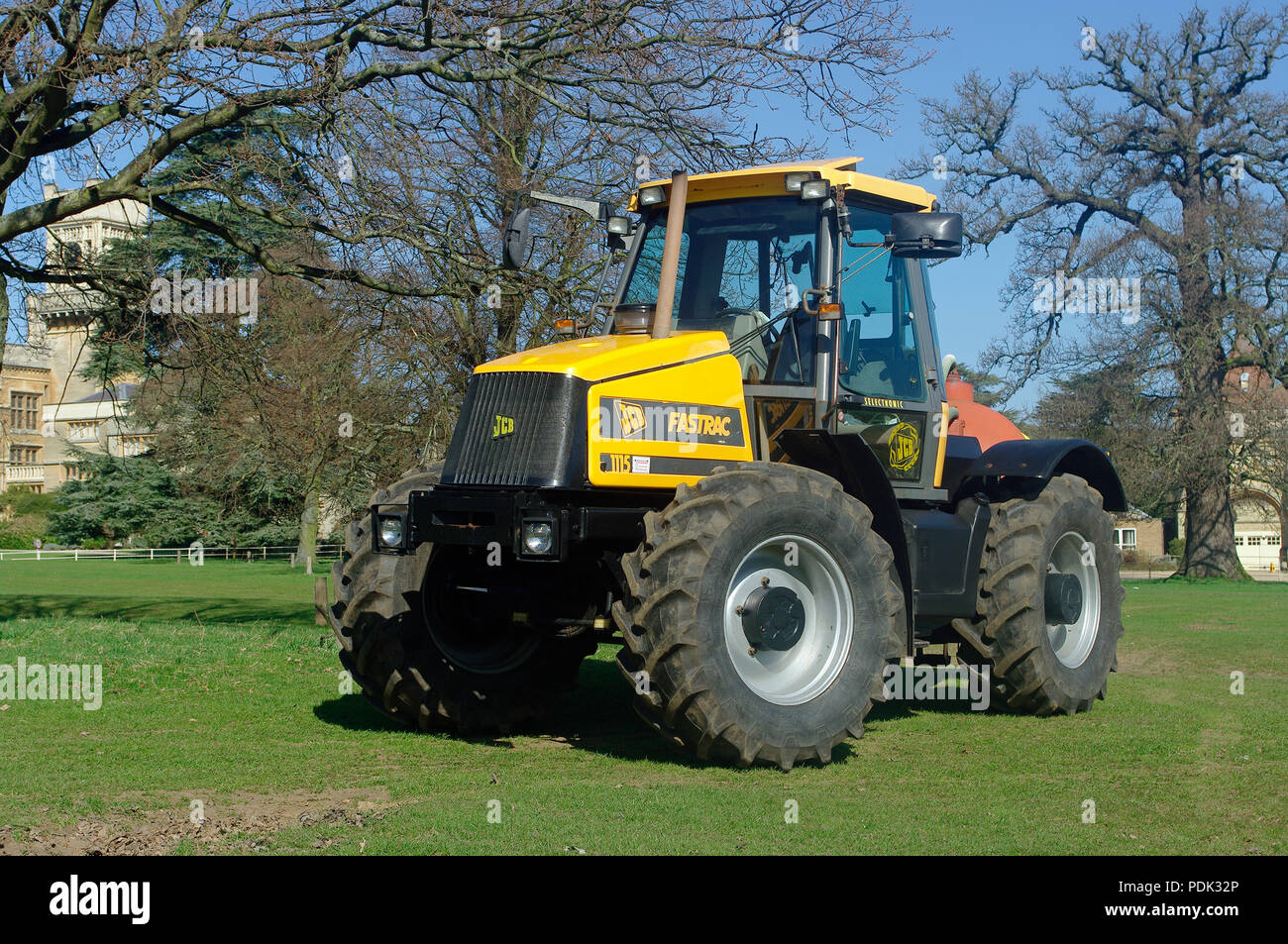 JCB Fastrac 1115 tractor Stock Photo - Alamy