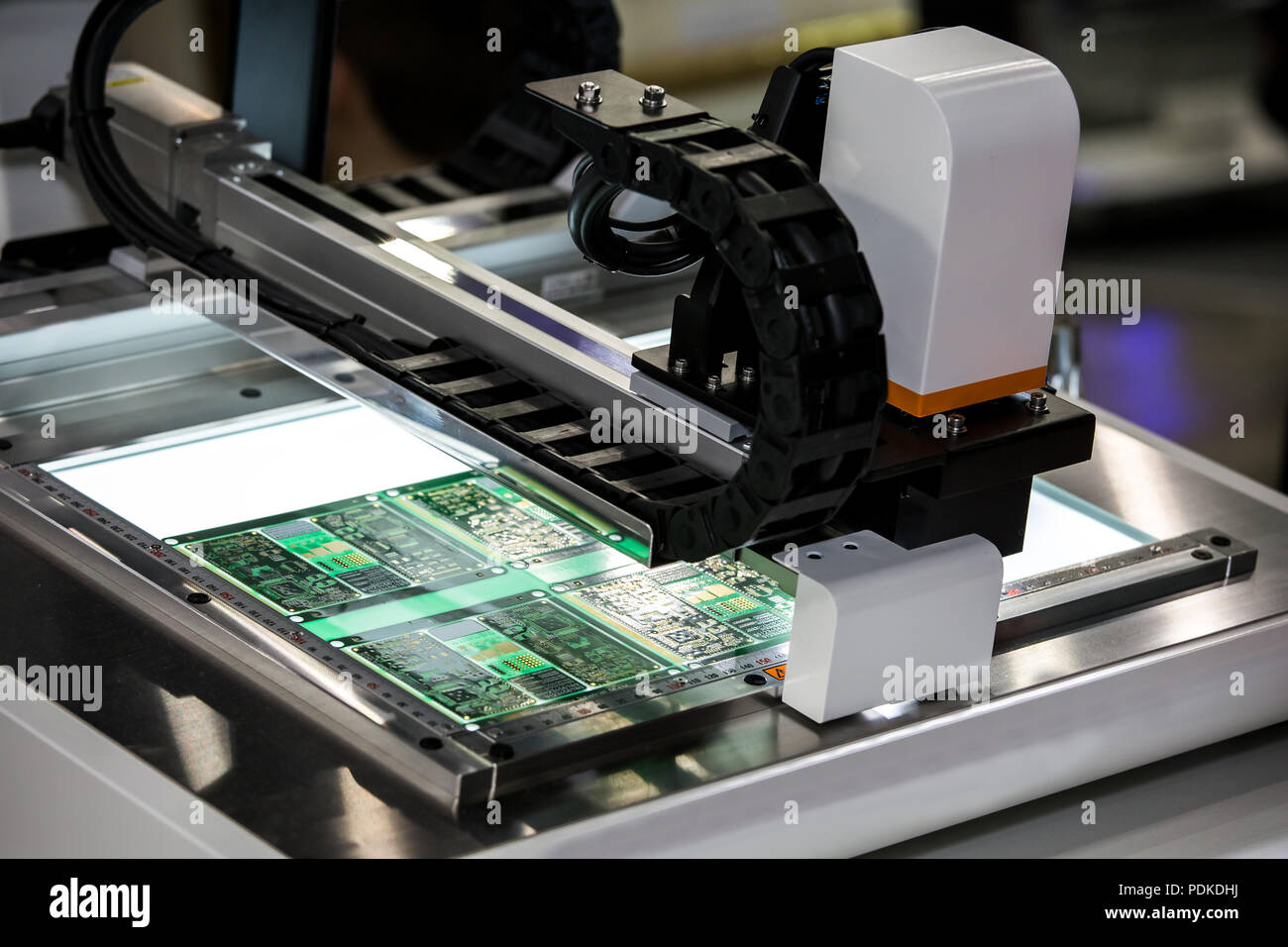 Micro check hi-res stock photography and images - Alamy