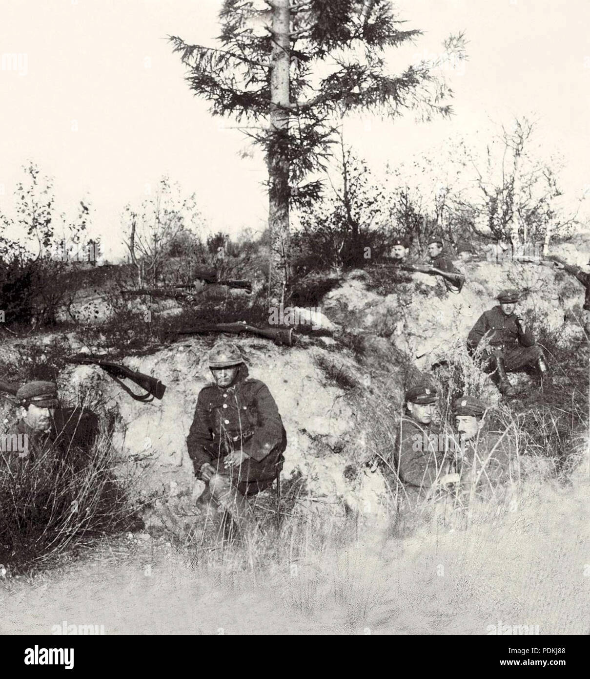 Fighting near hi-res stock photography and images - Alamy