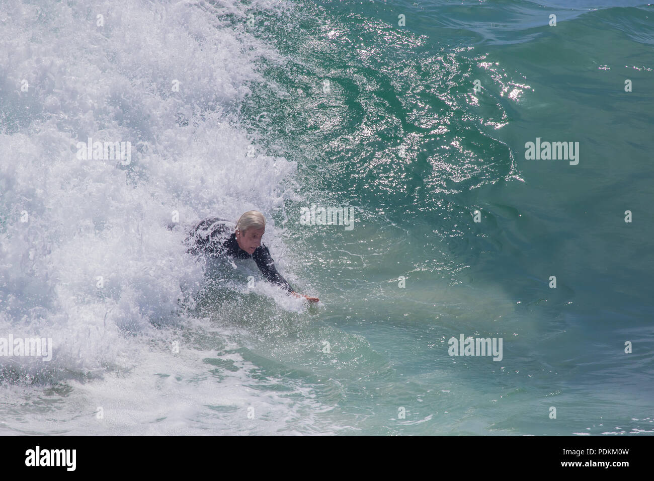 Legendary Hawaiian lifeguard Mark Cunningham Bodysurfing at The famous ...
