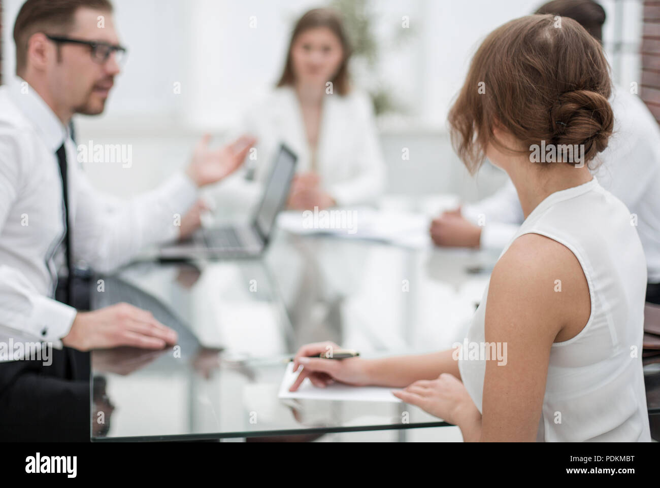 Board of directors meeting table hi-res stock photography and images ...