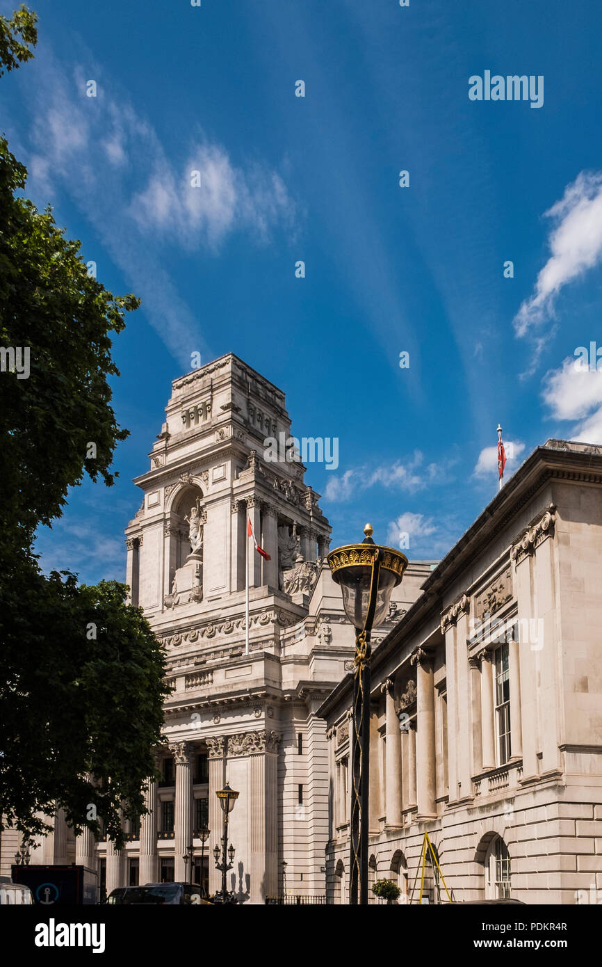 Four Seasons Hotel, 10 Trinity Square, London, England, U.K Stock Photo ...