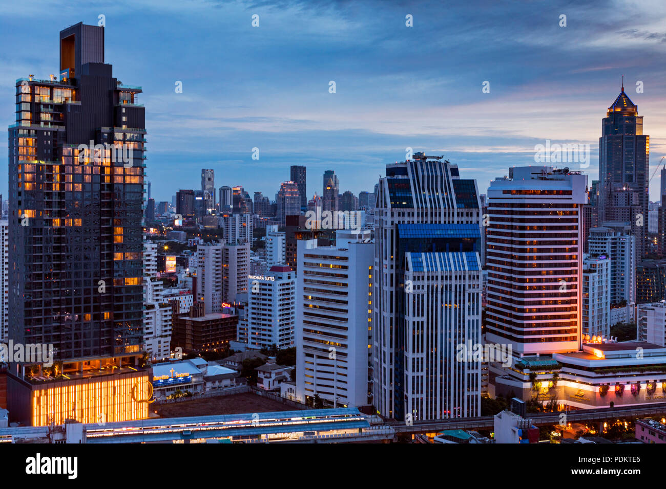Bangkok skyline skytrain hi-res stock photography and images - Alamy