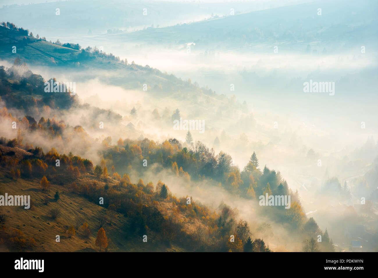 Beautiful hill scenery hi-res stock photography and images - Alamy