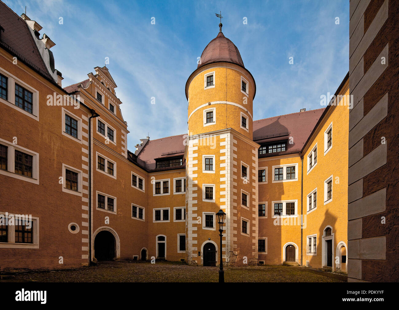 Tordurchfahrt hi-res stock photography and images - Alamy