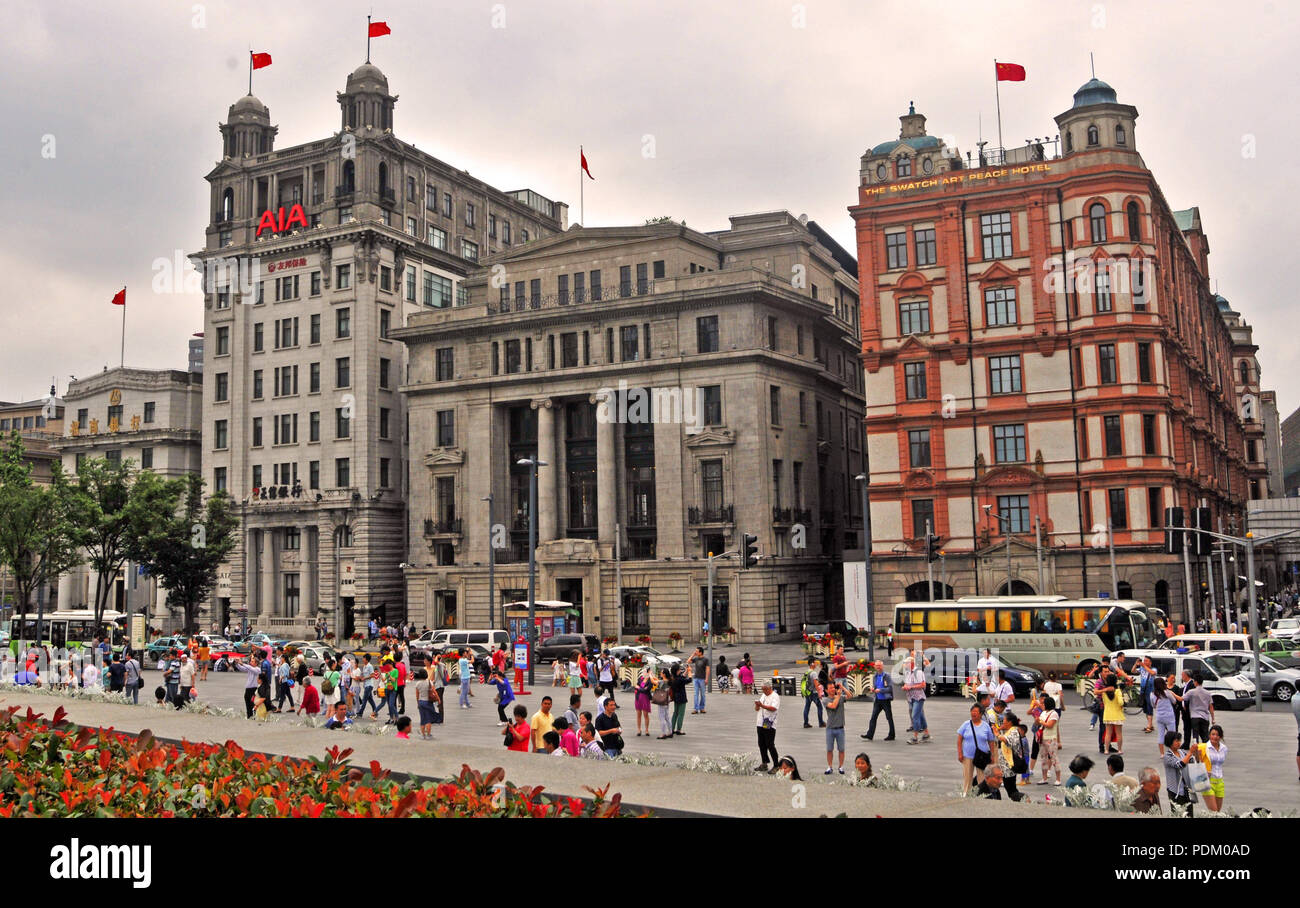 Crowd on The Bund, Shanghai, China Stock Photo - Alamy