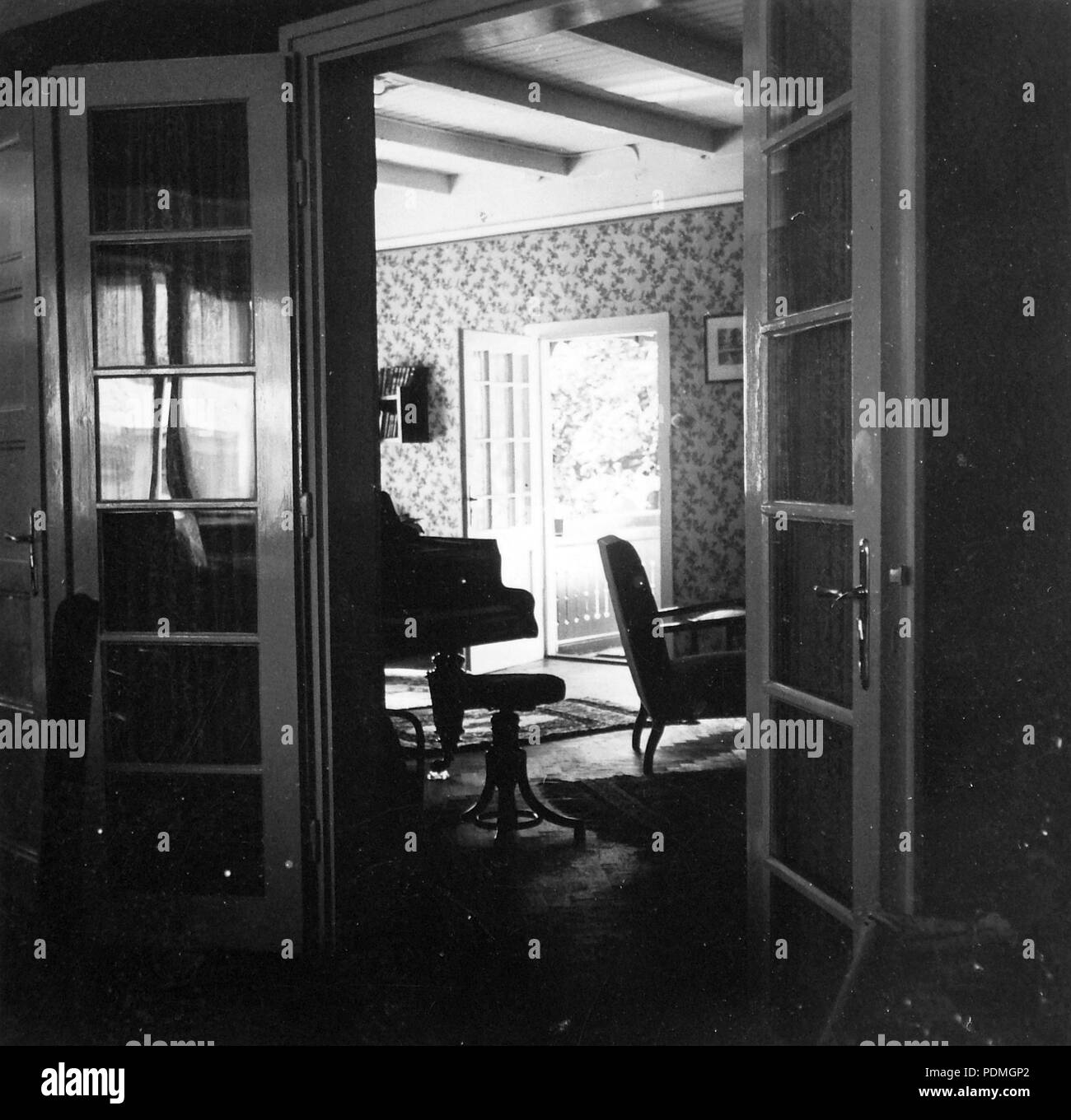 Interior old vintage style Black and White Stock Photos & Images - Alamy