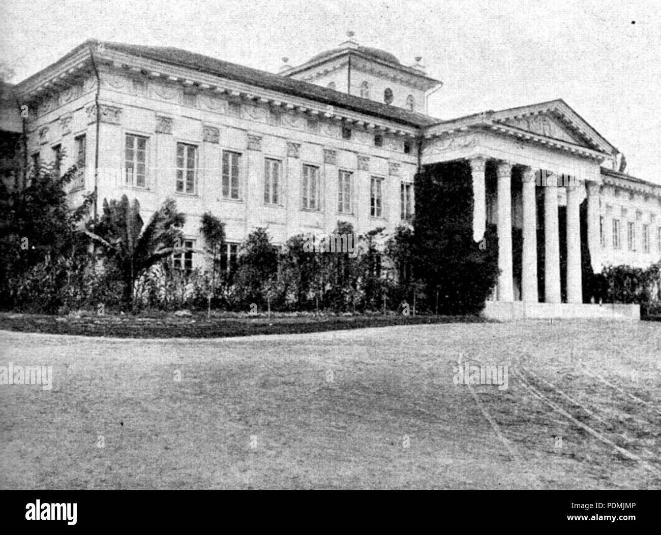 Structure of palace Black and White Stock Photos & Images - Alamy