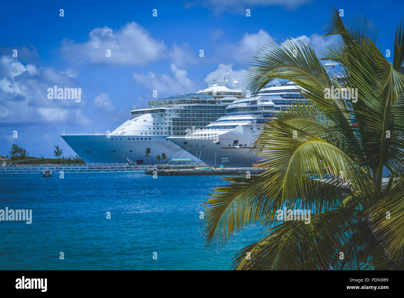 Nassau port cruise hi-res stock photography and images - Alamy